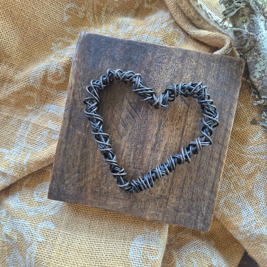 Twisted Love – Grace & Glory